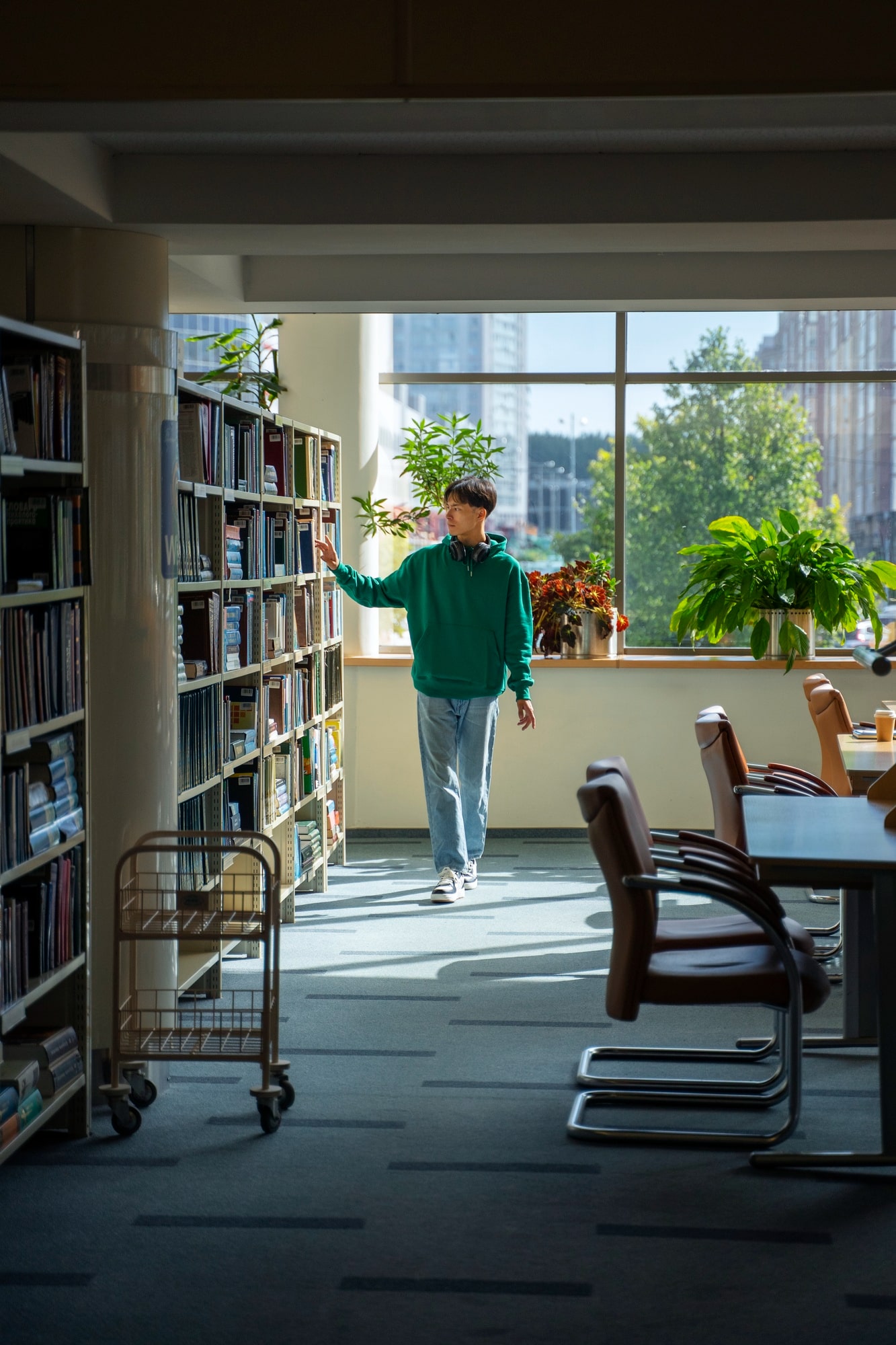 Balancing Senior Year and College Applications: Time Management Tips ...